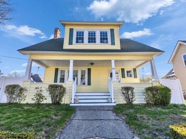 house with 3 bedroom, Manchester NH DS103444245