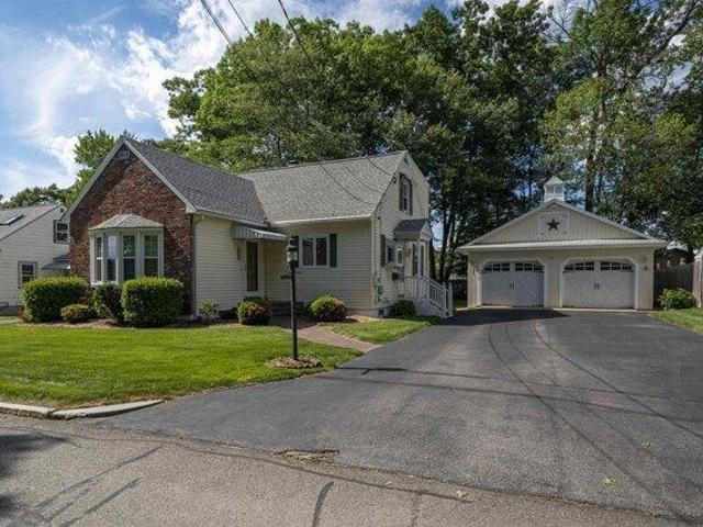 house with 3 bedroom, Manchester NH DS103441082