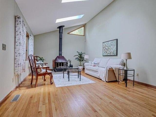 house with 3 bedroom, Manchester NH DS103930187