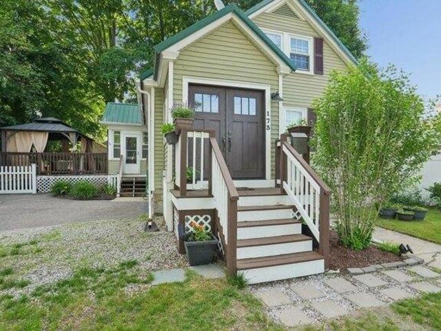 house with 3 bedroom, Manchester NH ES104008030