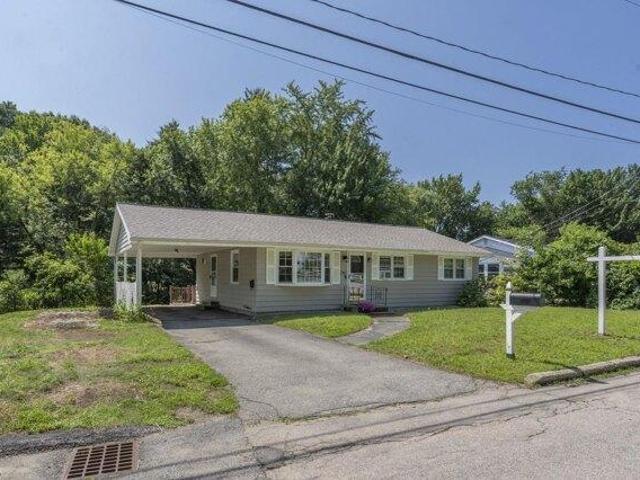 house with 3 bedroom, Manchester NH ES104075540