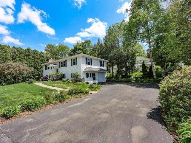 house with 3 bedroom, Manchester NH ES104114045