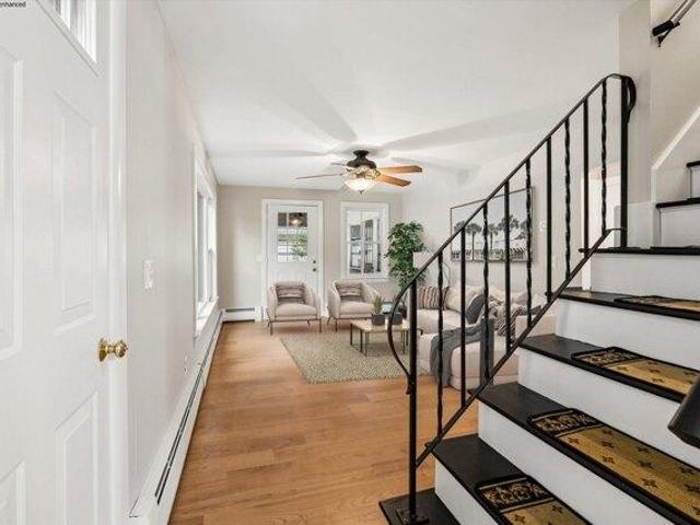 house with 3 bedroom, Manchester NH ES104299224