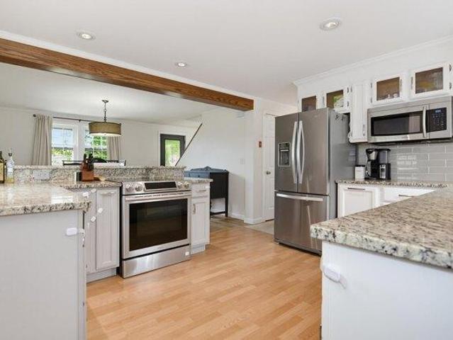house with 3 bedroom, Manchester NH ES104445483