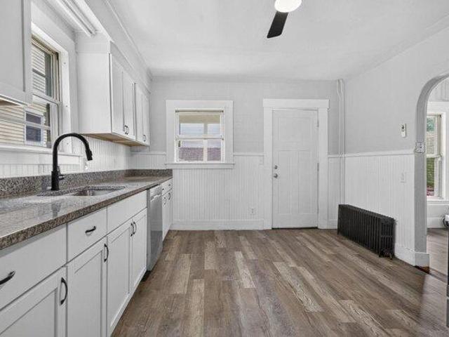 house with 3 bedroom, Manchester NH ES104478449