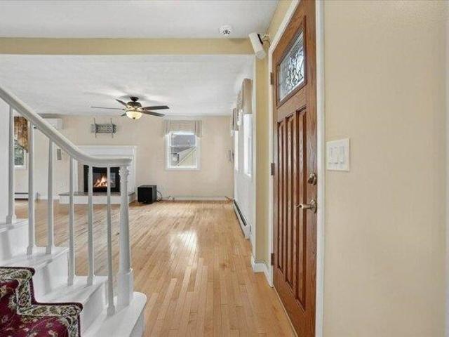 house with 3 bedroom, Manchester NH ES104571258