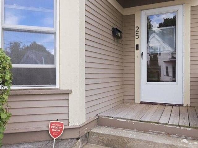 house with 3 bedroom, Manchester NH ES104852897