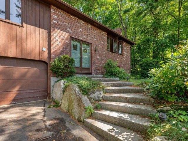house with 3 bedroom, Manchester NH ES104899984