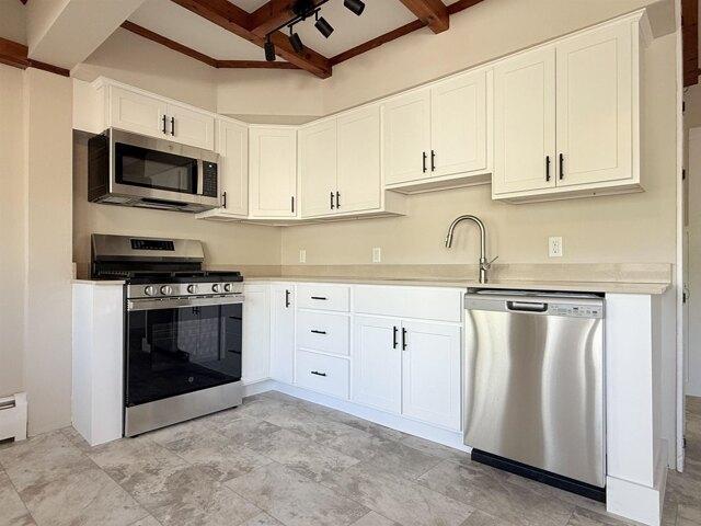 house with 3 bedroom, Manchester NH ES105094703