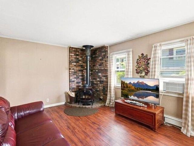 house with 3 bedroom, Manchester NH ES105096000