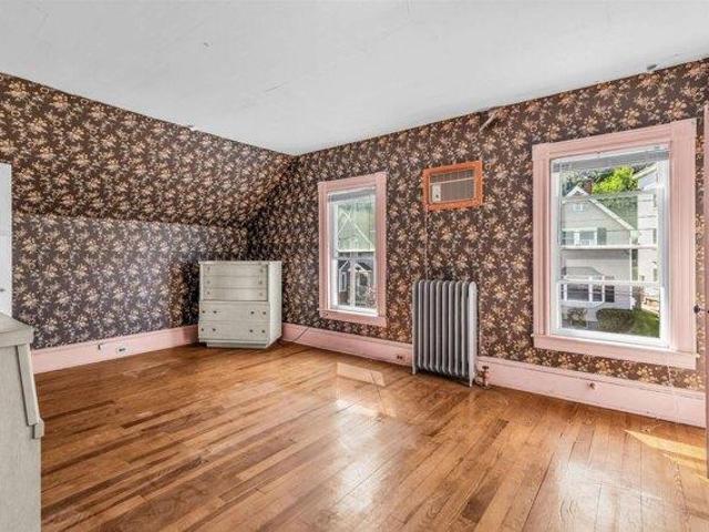 house with 3 bedroom, Manchester NH ES105096017
