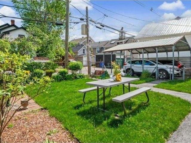 house with 3 bedroom, Manchester NH ES105125533