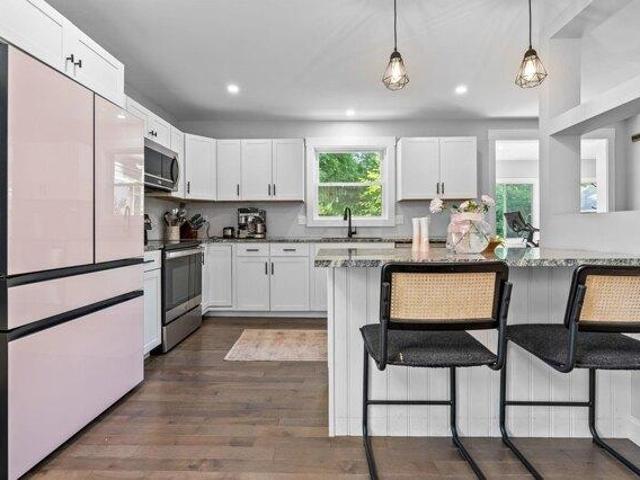 house with 3 bedroom, Manchester NH ES105144815