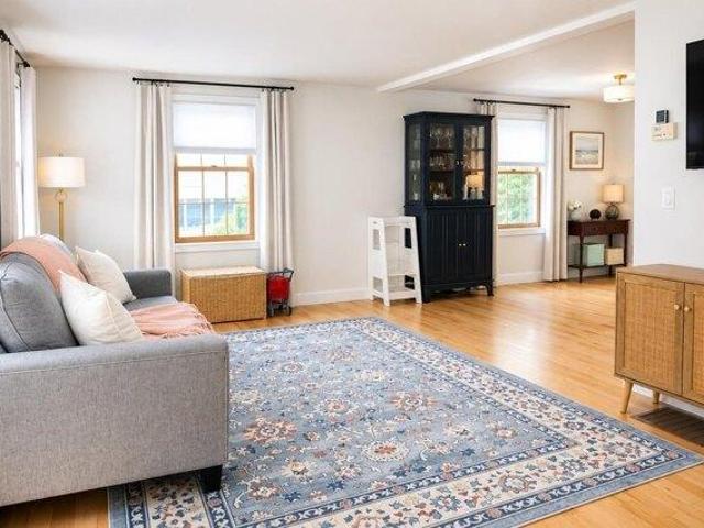 house with 3 bedroom, Manchester NH ES105171790