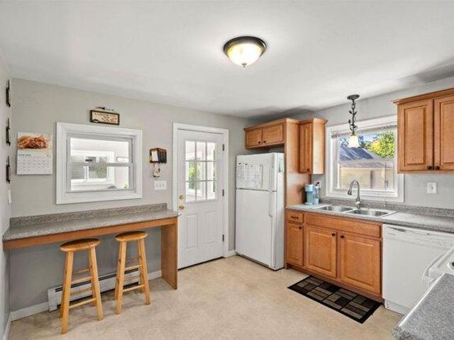 house with 3 bedroom, Manchester NH ES103162171