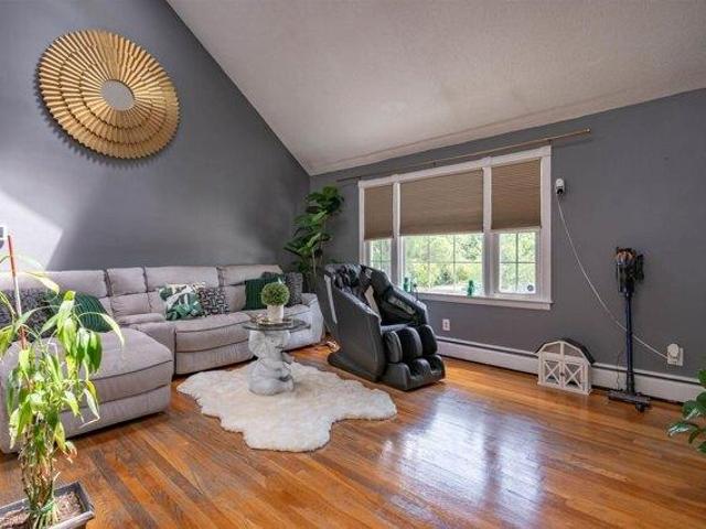 house with 3 bedroom, Manchester NH ES103932125