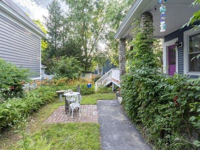 house with 3 bedroom, Manchester NH ES103969460