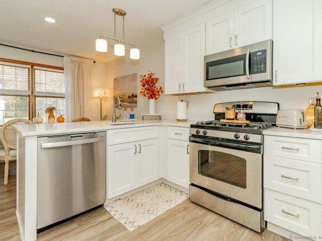 house with 3 bedroom, Manchester CT DLS101705625
