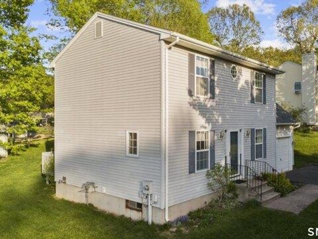 house with 3 bedroom, Manchester CT DLS102213973