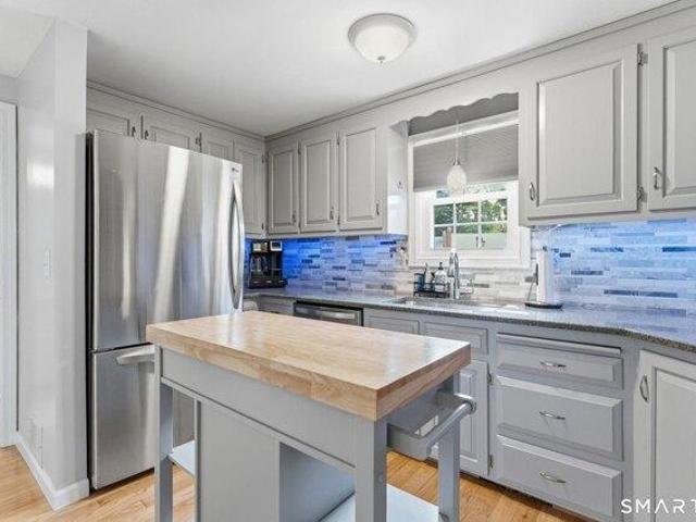 house with 3 bedroom, Manchester CT DS104299603