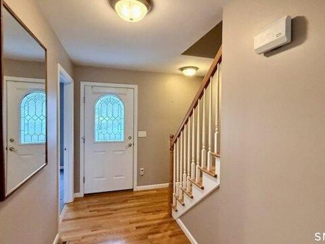 house with 3 bedroom, Manchester CT DS103102061