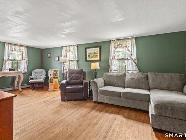 house with 3 bedroom, Manchester CT ES104149156