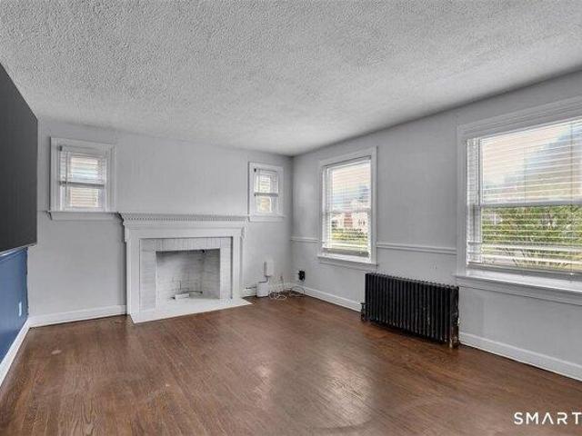 house with 3 bedroom, Manchester CT ES104188437