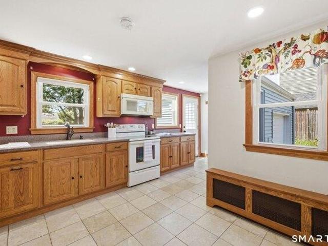 house with 3 bedroom, Manchester CT ES104237294