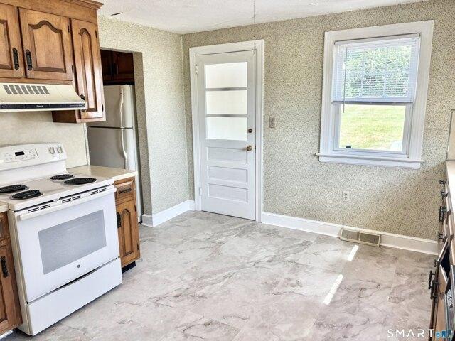house with 3 bedroom, Manchester CT ES104296577