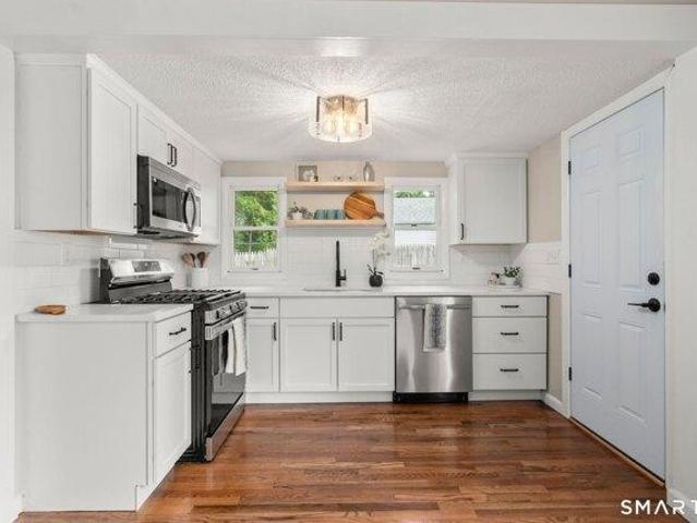 house with 3 bedroom, Manchester CT ES104479770