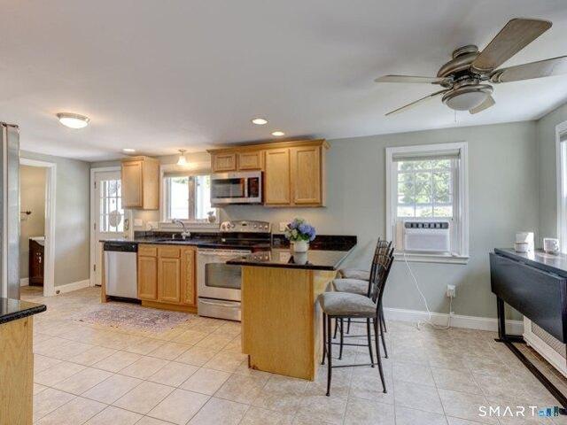 house with 3 bedroom, Manchester CT ES104512355