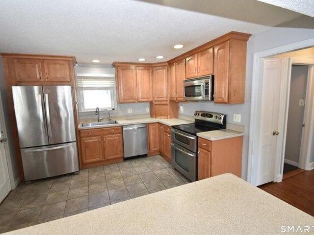 house with 3 bedroom, Manchester CT ES104848793