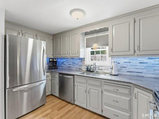 house with 3 bedroom, Manchester CT ES105142604