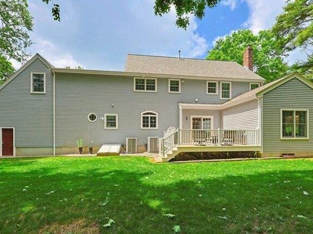 house with 3 bedroom, Mansfield MA ES103223936