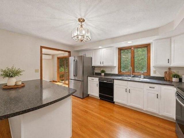 house with 3 bedroom, Mansfield MA ES105141614
