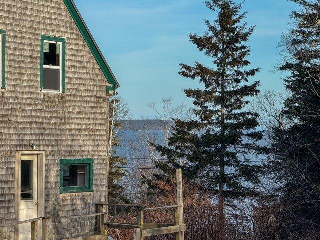 house with 3 bedroom, Machiasport ME ES104235798