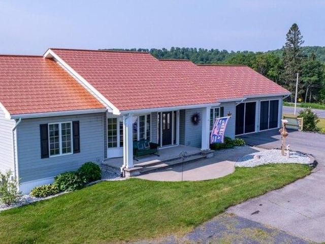 house with 3 bedroom, Madawaska ME DS104329757