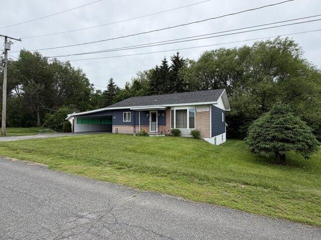 house with 3 bedroom, Madawaska ME ES103433368