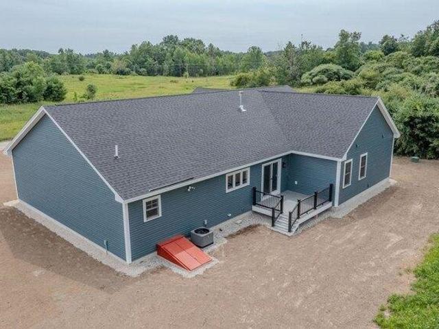 house with 3 bedroom, Madbury NH DS104115987