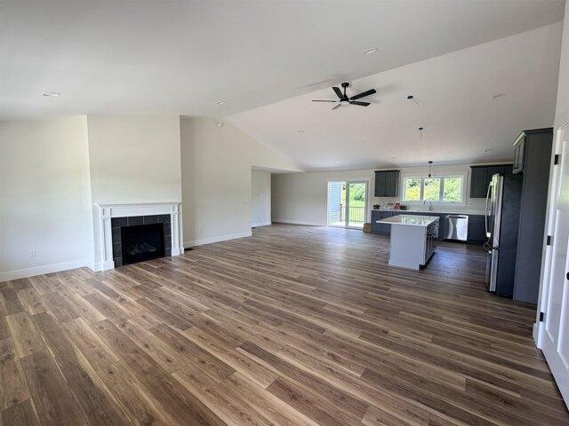 house with 3 bedroom, Madbury NH ES103886683
