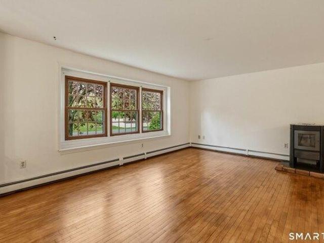 house with 3 bedroom, Madison CT ES104192101