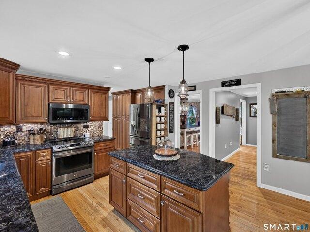 house with 3 bedroom, Madison CT ES104481933