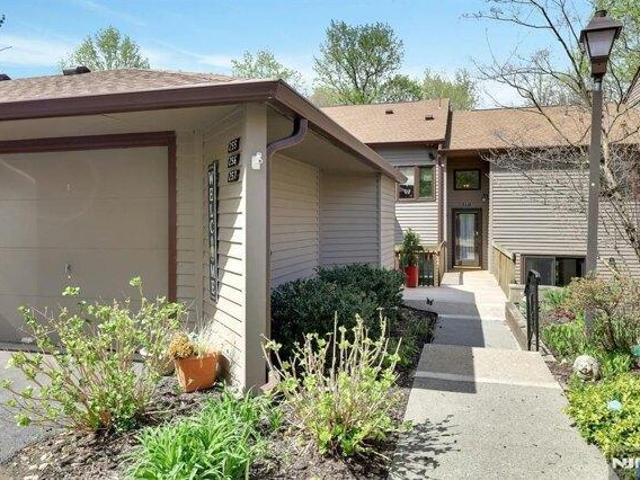 house with 3 bedroom, Mahwah NJ DS101631305