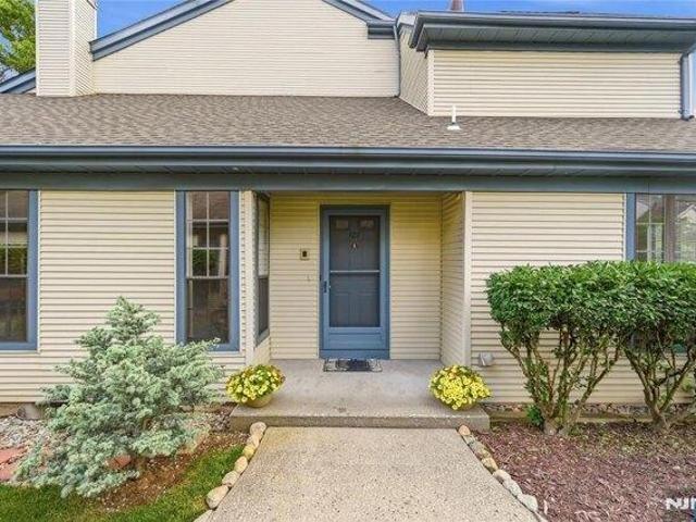 house with 3 bedroom, Mahwah NJ DS104411085