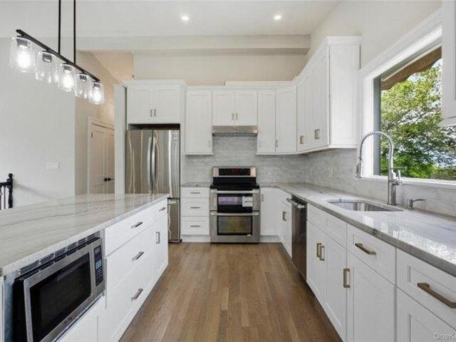 house with 3 bedroom, Mahopac NY ES105192752