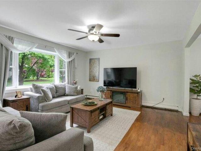 house with 3 bedroom, Mahopac NY ES103603065