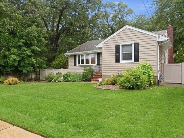 house with 3 bedroom, Malverne NY ES104905341