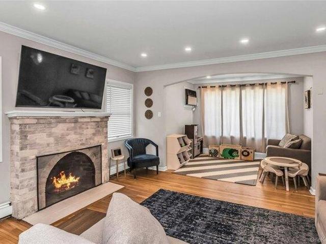 house with 3 bedroom, Malverne NY ES104907702
