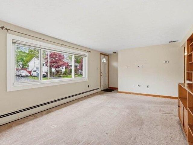 house with 3 bedroom, Malden MA ES103497649