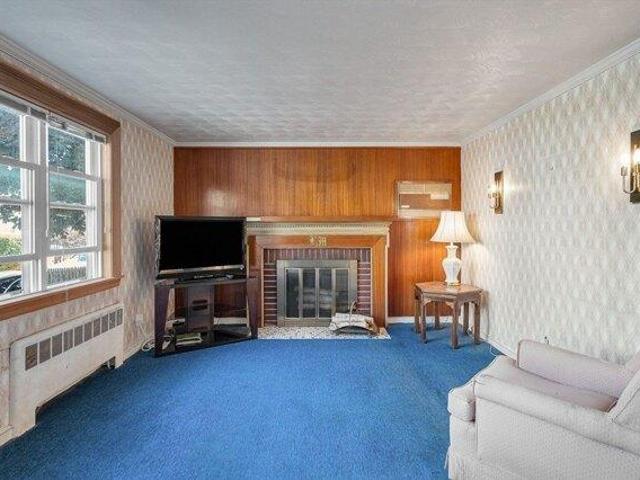 house with 3 bedroom, Malden MA ES103927880